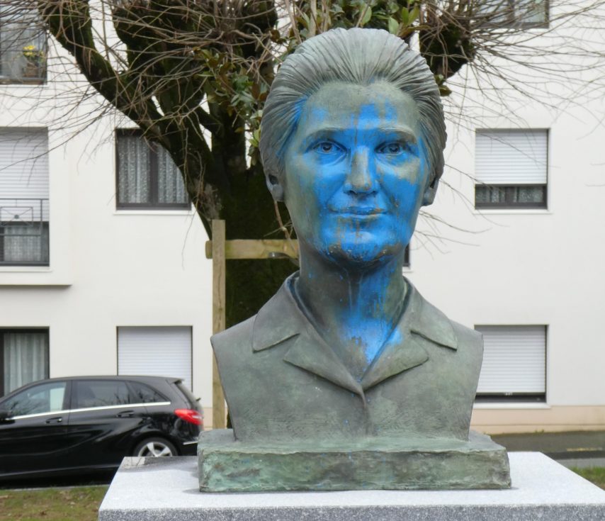 La Roche-sur-Yon. La statue de Simone Veil vandalisée – LDJ