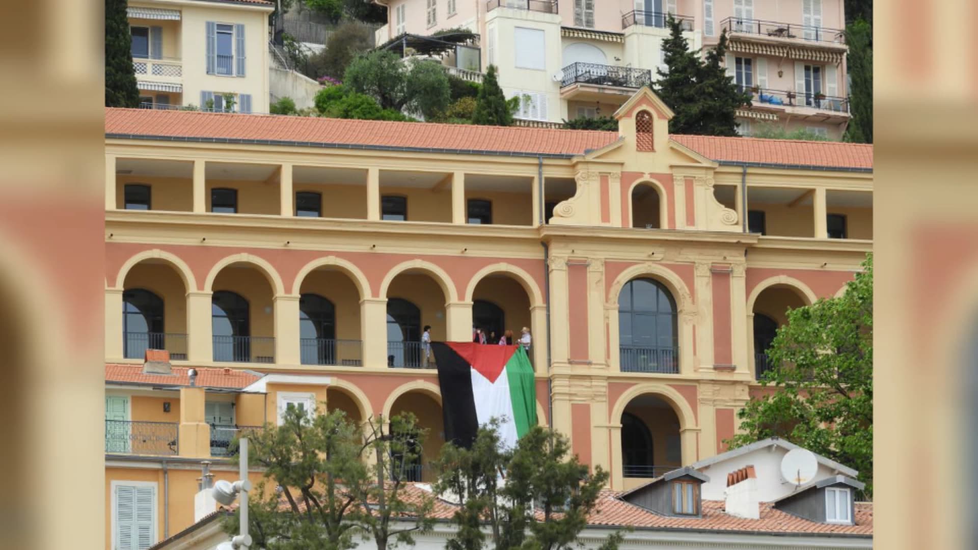Tags et drapeau propalestiniens : la direction de Sciences Po Menton ...